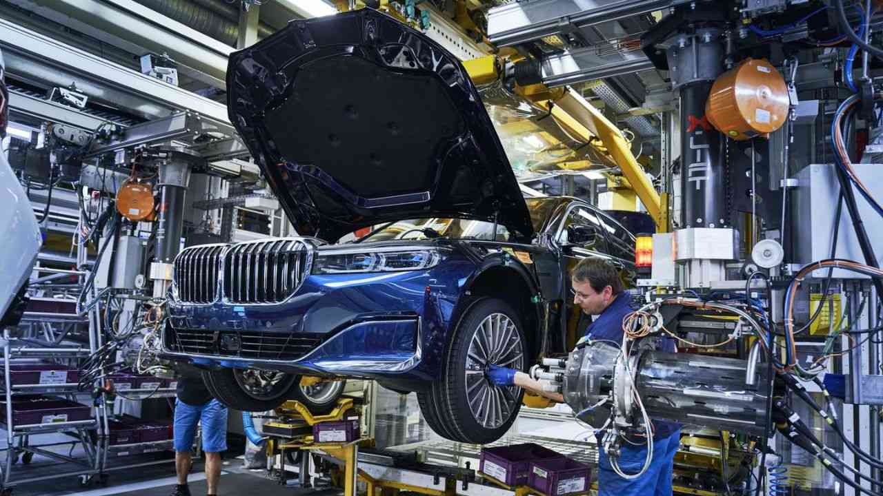 Cánh cửa rộng mở cho sinh viên học ngành cơ khí ô tô năm 2024 | Job3s.ai